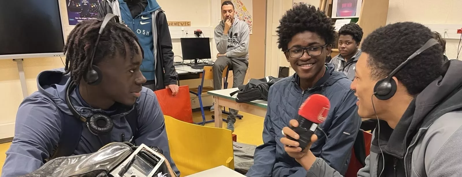 Le corps des émotions I 24-25 · Avec les artistes Mélusine Lavinet ...